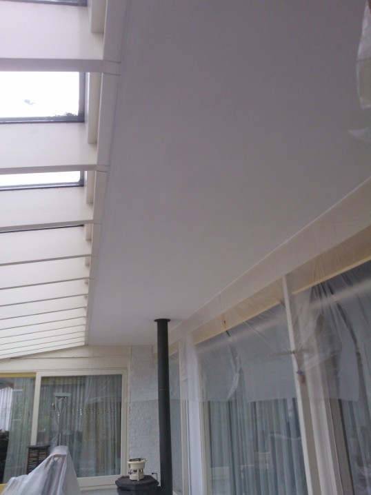 muurverf spuiten met latex verf of lakken ,spuitwerk muren en plafonds ...